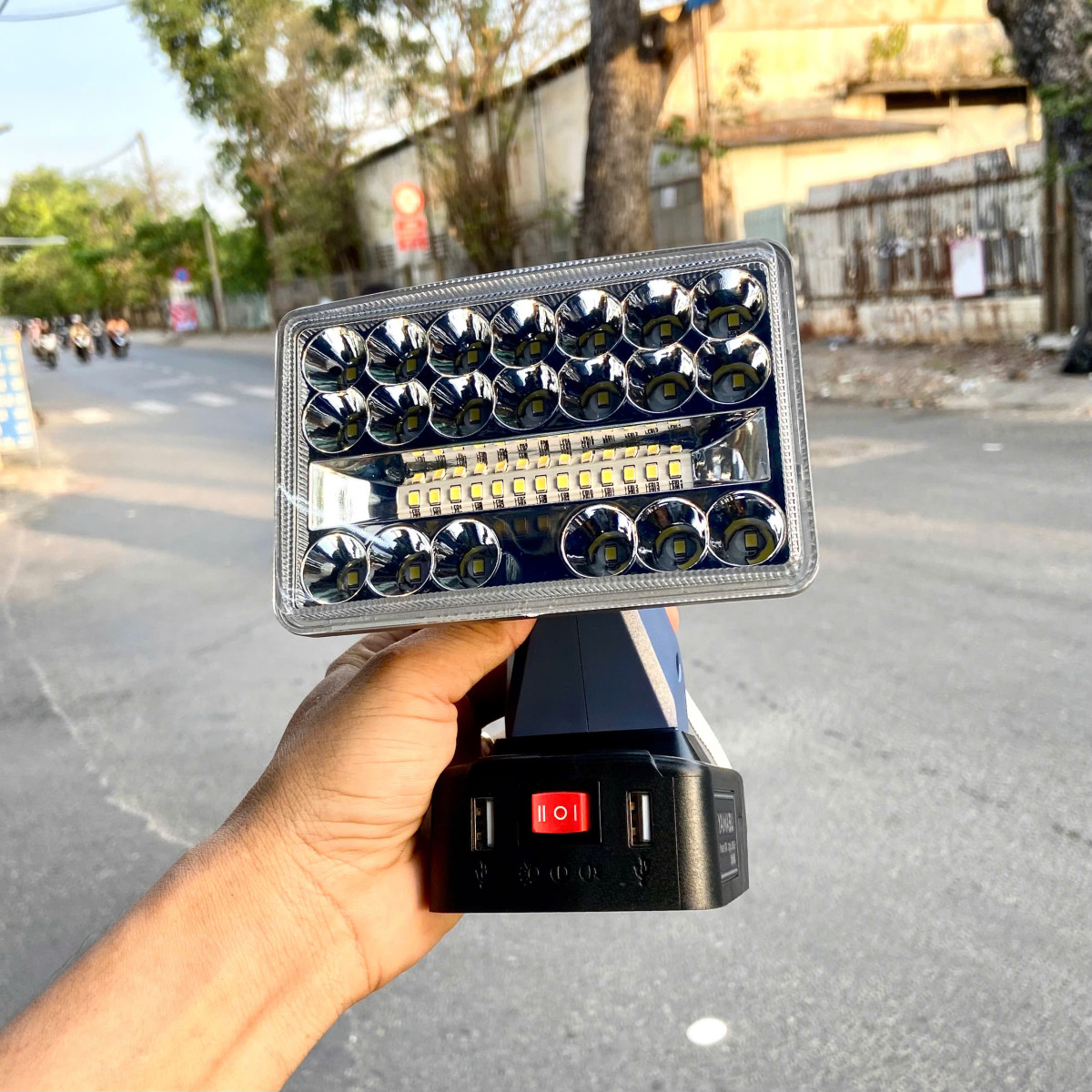Đèn led siêu sáng Yamasu YMS-MD10 – 48W dùng chân pin M21 (CHƯA kèm pin ...